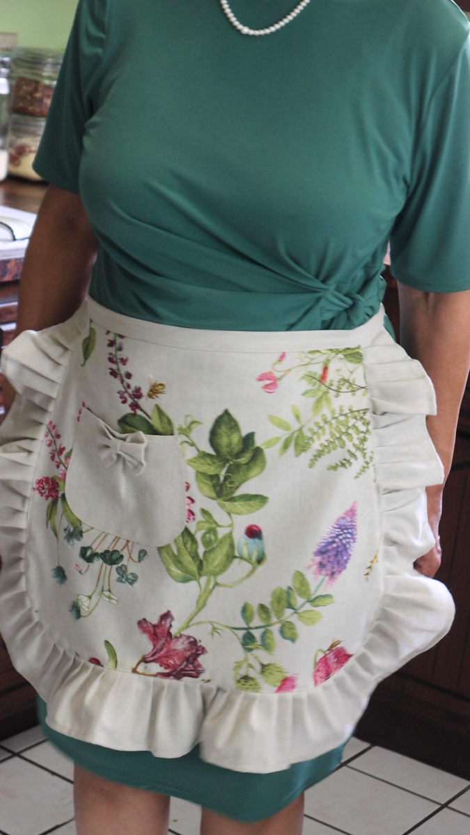 Harper - ONLY 2 LEFT – Apron Diva